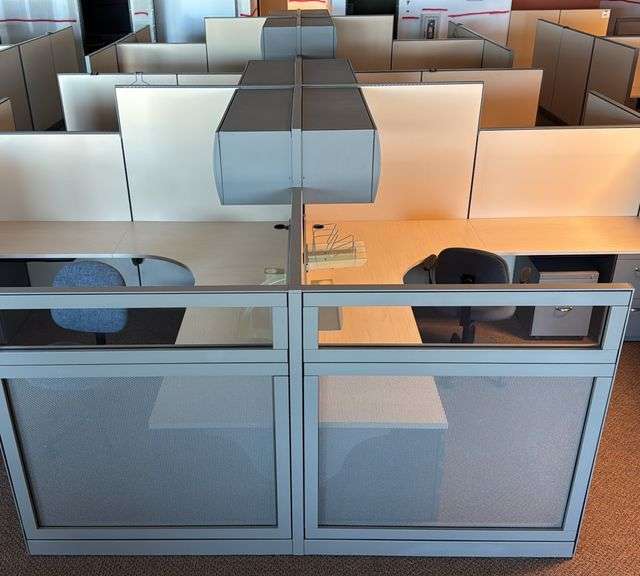 STEELCASE 8-PERSON SEPARATE WORKSTATION OFFICE CUBICLE - Earl's Auction ...