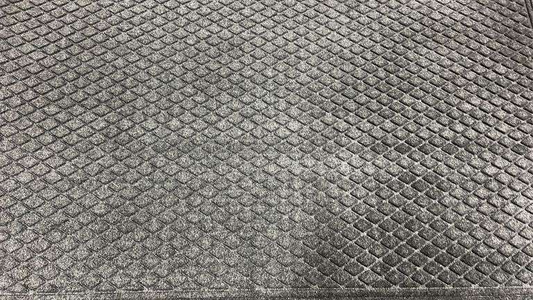 4FTx6FT DIAMOND FLOOR MAT - GREY - Earl's Auction Company