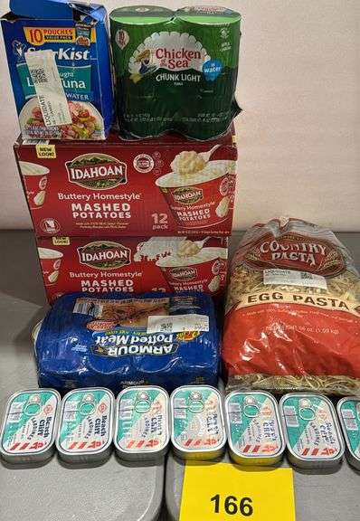 MISC LOT OF FOOD ITEMS - SEE PHOTOS - Earl's Auction Company