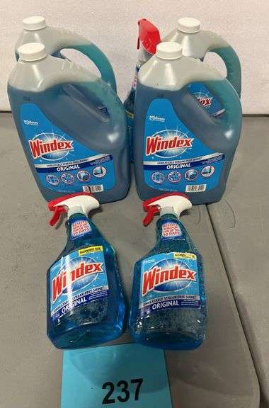 (4) JUGS OF WINDEX & (3) SPRAY BOTTLES - Earl's Auction Company