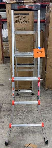 LITTLE GIANT SMART STEP 6FT LADDER - Earl's Auction Company