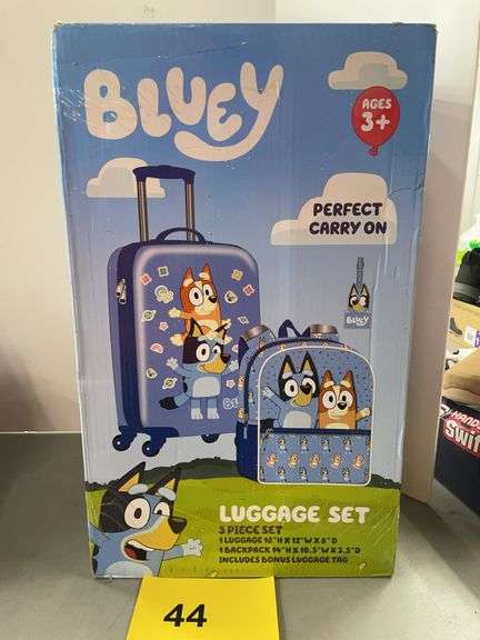 KIDS BLUEY LUGGAGE SET IN BOX - Earl's Auction Company