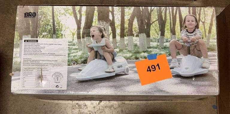 KIDS VACUUM GO KART IN BOX - Earl's Auction Company