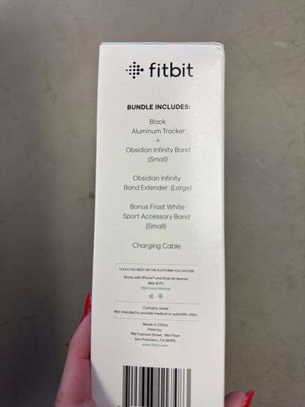 FITBIT CHARGE 6 IN BOX - Earl's Auction Company