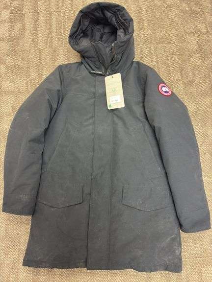 NEW CANADA GOOSE MENS JACKET SIZE M - Earl's Auction Company