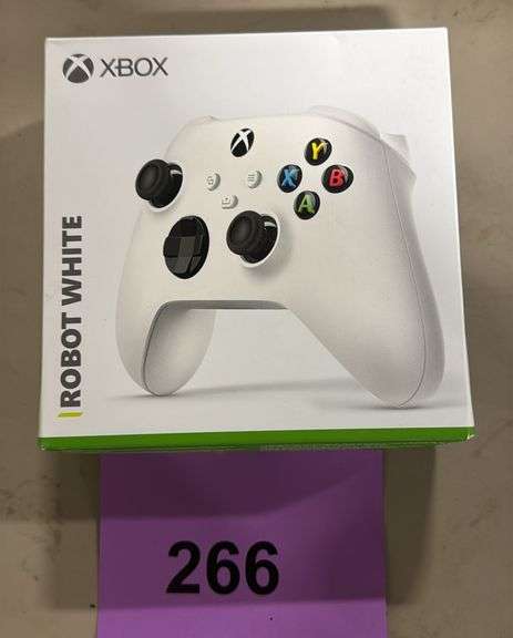 XBOX ROBOT WHITE CONTROLLER IN BOX - Earl's Auction Company