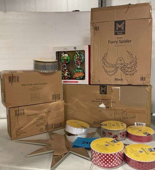 MISC HOLIDAY LOT - SEE PHOTOS - Earl's Auction Company