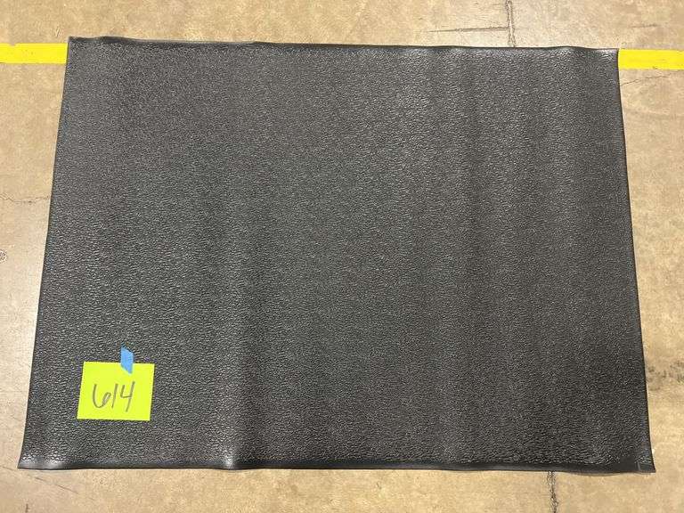3FTx2FT RUBBER FLOOR MAT - BLACK - Earl's Auction Company