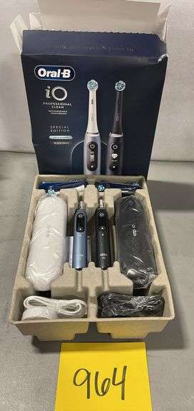 ORAL B IO RECHARGEABLE TOOTHBRUSH SET IN BOX - Earl's Auction Company