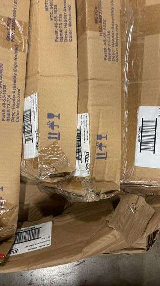 MILWAUKEE DISPLAY PIECES - SEE PHOTOS - Earl's Auction Company