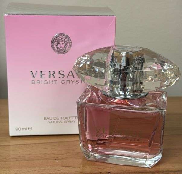 VERSACE BRIGHT CRYSTAL FRAGRANCE W/ BOX - Earl's Auction Company