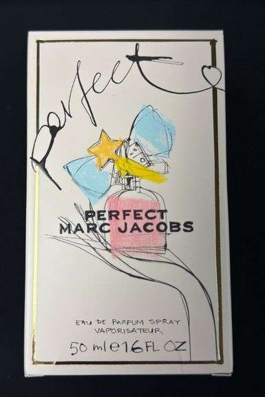 MARC JACOBS PERFECT FRAGRANCE IN BOX - Earl's Auction Company