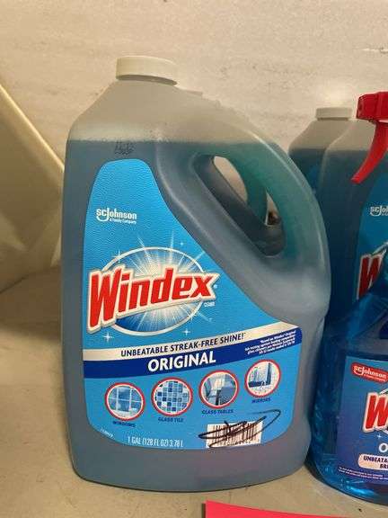 (5) JUGS + (3) SPRAY BOTTLES OF WINDEX - Earl's Auction Company