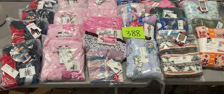 25PC KIDS CLOTHING LOT - ASSORTED SIZES - Earl's Auction Company