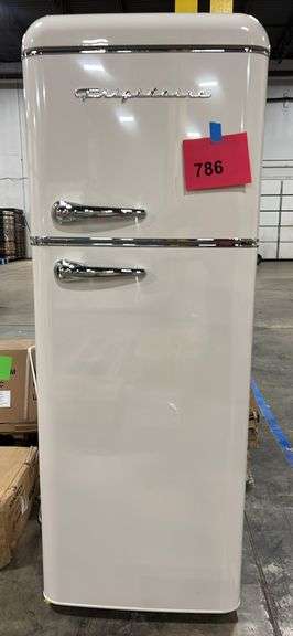 FRIGIDAIRE 7.5CU FT RETRO REFRIGERATOR - CREAM - Earl's Auction Company