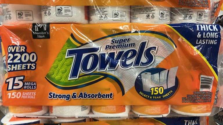(3) PACKS OF PAPER TOWELS - Earl's Auction Company