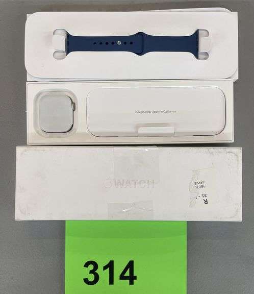 APPLE WATCH IN BOX - Earl's Auction Company