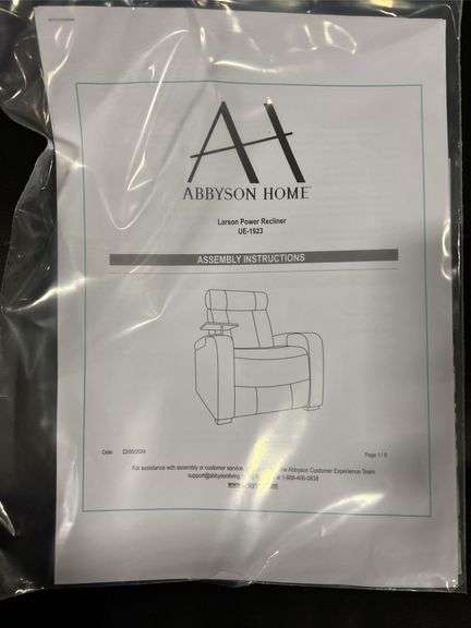 LARSON POWER THEATER RECLINER W/ TABLE - BLACK - Earl's Auction Company