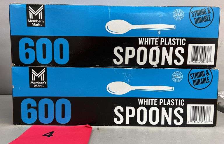 (2) BOXES OF WHITE PLASTIC SPOONS - Earl's Auction Company
