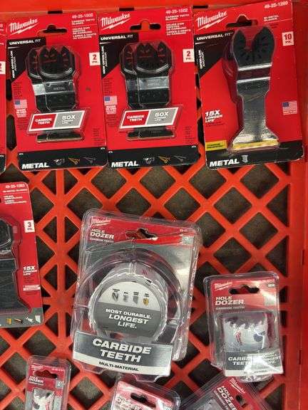 ASSORTED LOT OF MILWAUKEE TOOLS (SEE PHOTOS) - Earl's Auction Company