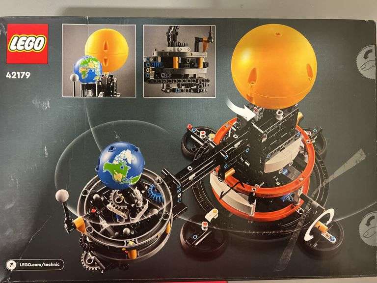 LEGO TECHNIC PLANET EARTH & MOON IN ORBIT SET IN BOX - Earl's Auction ...