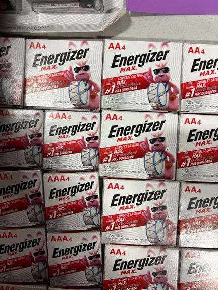 (1) PACK OF ENERGIZER BATTERIES & (20) BOXES - Earl's Auction Company