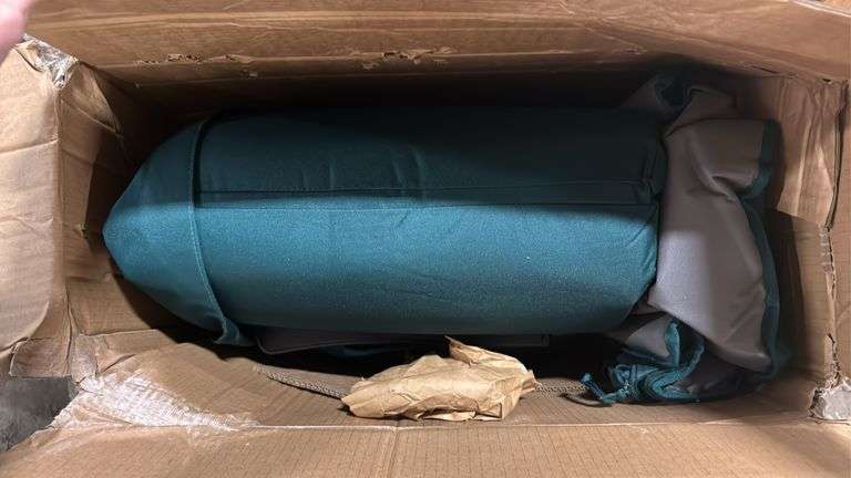 BENCH WAGON IN BOX - GREEN - Earl's Auction Company