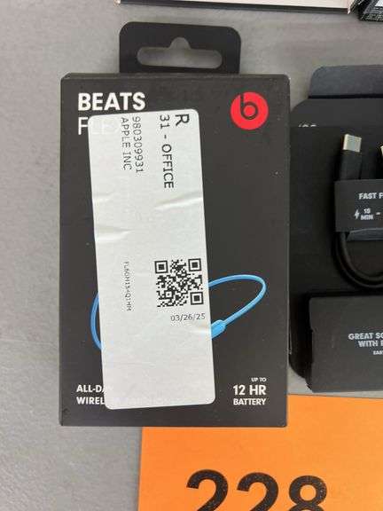 AS IS - (2) PAIRS OF BLUETOOTH EARBUDS - JBL & BEATS - Earl's Auction ...