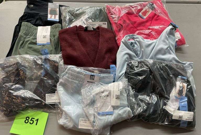 10PC WOMENS CLOTHING LOT - SIZE L - Earl's Auction Company