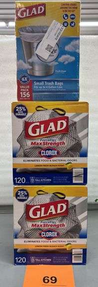 (3) BOXES OF GLAD TRASH BAGS - Earl's Auction Company