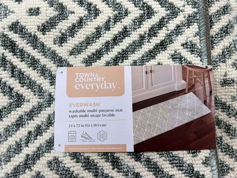 (2) TOWN & COUNTRY EVERWASH 24"x 72" RUGS - Earl's Auction Company