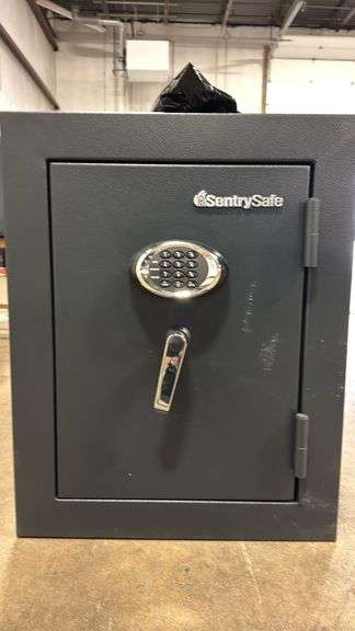 SENTRY SAFE FIRE SAFE W KEYS - Earl's Auction Company