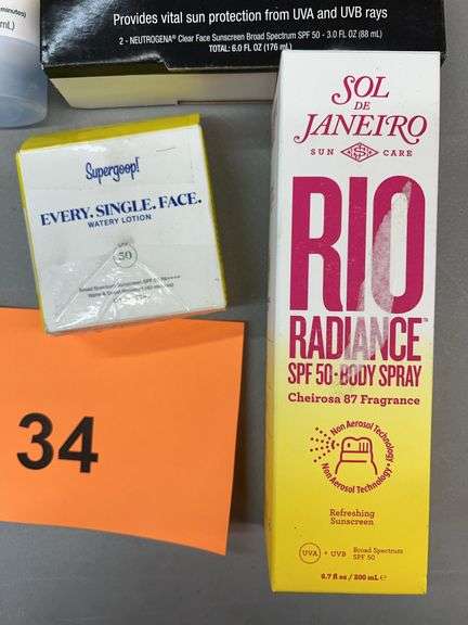 5PC SUNSCREEN LOT - SEE PHOTOS - Earl's Auction Company