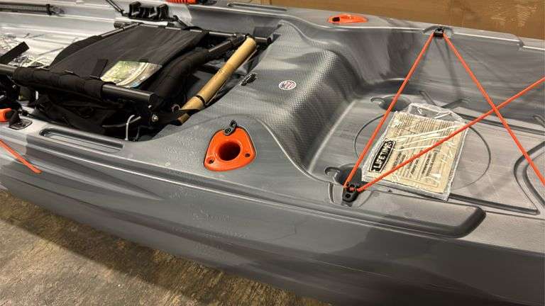 LIFETIME YUKON ANGLER 116 KAYAK W/ PADDLE - Earl's Auction Company