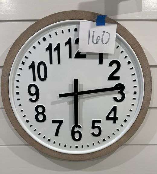 WALL CLOCK - Earl's Auction Company