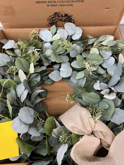 30" GREENERY WREATH IN BOX - Earl's Auction Company