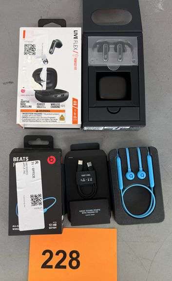 AS IS - (2) PAIRS OF BLUETOOTH EARBUDS - JBL & BEATS - Earl's Auction ...
