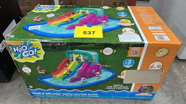 H2O GO TRIPLE SPLASH MEGA WATER PARK IN BOX - Earl's Auction Company