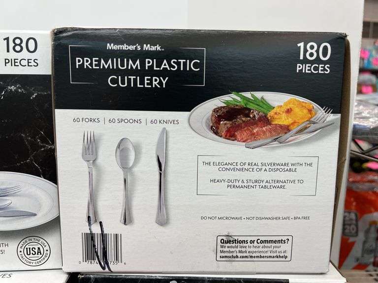 (4) BOXES OF PREMIUM PLASTIC CUTLERY - Earl's Auction Company