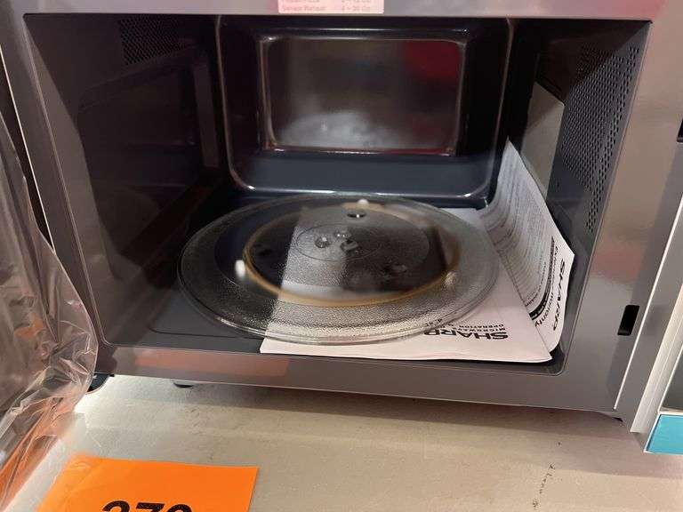 SHARP CAROUSEL MICROWAVE OVEN - Earl's Auction Company