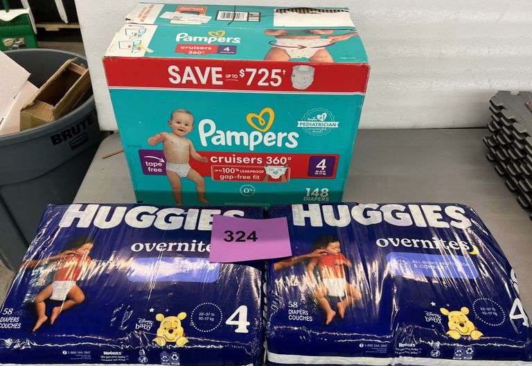 BOX OF DIAPERS & (2) PACKS - SIZE 4 - Earl's Auction Company