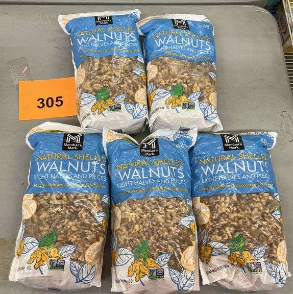 (5) BAGS OF NATURAL SHELLED WALNUTS - Earl's Auction Company