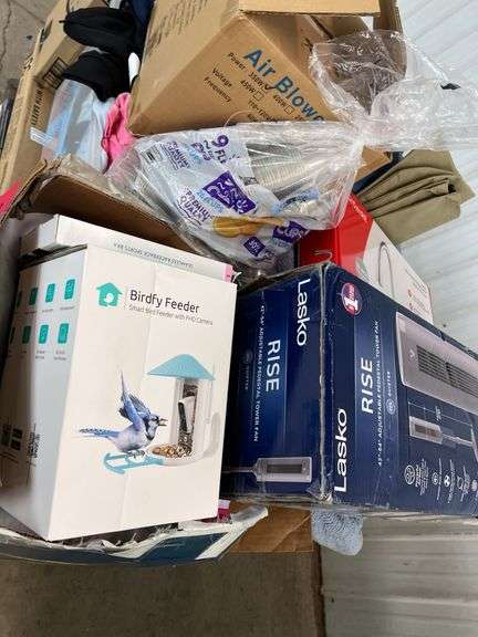 AS IS - DAMAGED/ MISMATCHED ITEMS - SEE PHOTOS - Earl's Auction Company