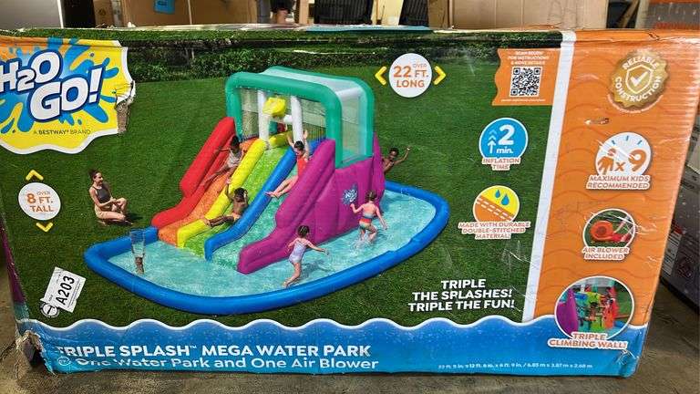 H2O GO TRIPLE SPLASH MEGA WATER PARK IN BOX - Earl's Auction Company