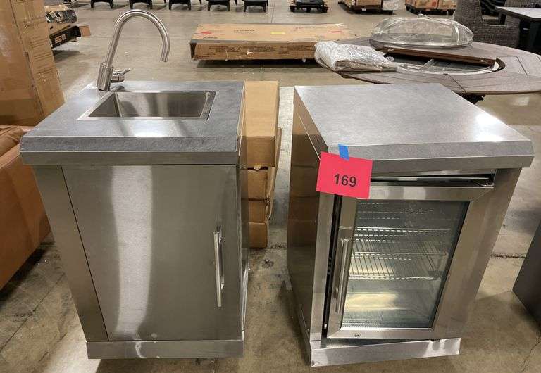 AS IS - (2) THOR MODULAR OUTDOOR KITCHEN PIECES - Earl's Auction Company