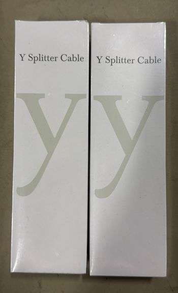 (2) Y SPLITTER CABLES IN BOX - Earl's Auction Company