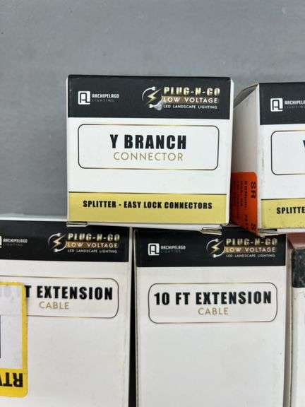 8PC PLUG N GO LANDSCAPE LIGHTING ITEMS - SEE PHOTOS - Earl's Auction ...