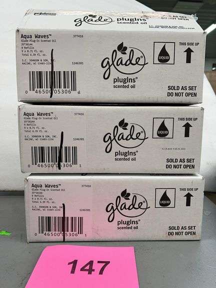 (3) BOXES OF GLADE PLUGINS REFILLS - Earl's Auction Company