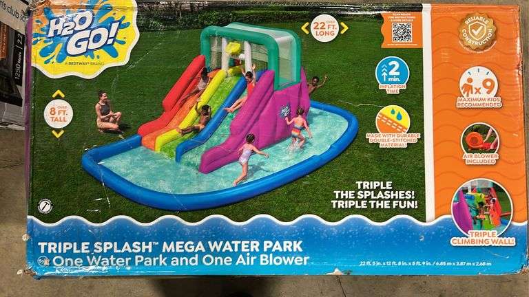 H2O GO TRIPLE SPLASH MEGA WATER PARK IN BOX - Earl's Auction Company