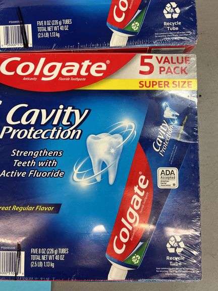 (4) PACKS OF TOOTHPASTE - COLGATE & CREST - Earl's Auction Company